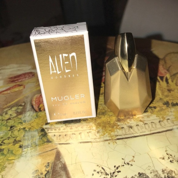 Mugler | Bath & Body | New Mugler Alien Goddess Perfume Travel Size ...